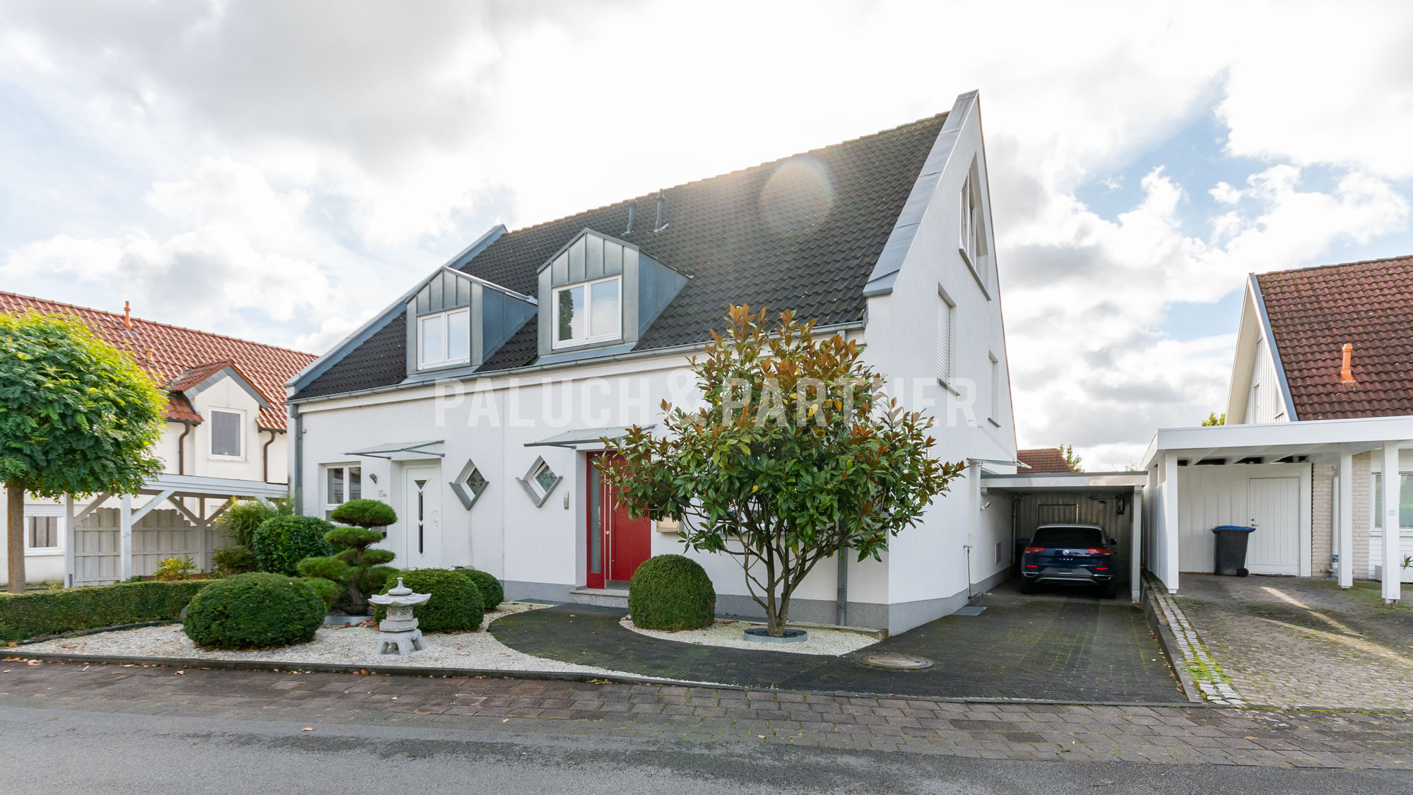 Lichtdurchflutete Doppelhaushälfte mit Galerie in Möhnesee-Günne auf ...